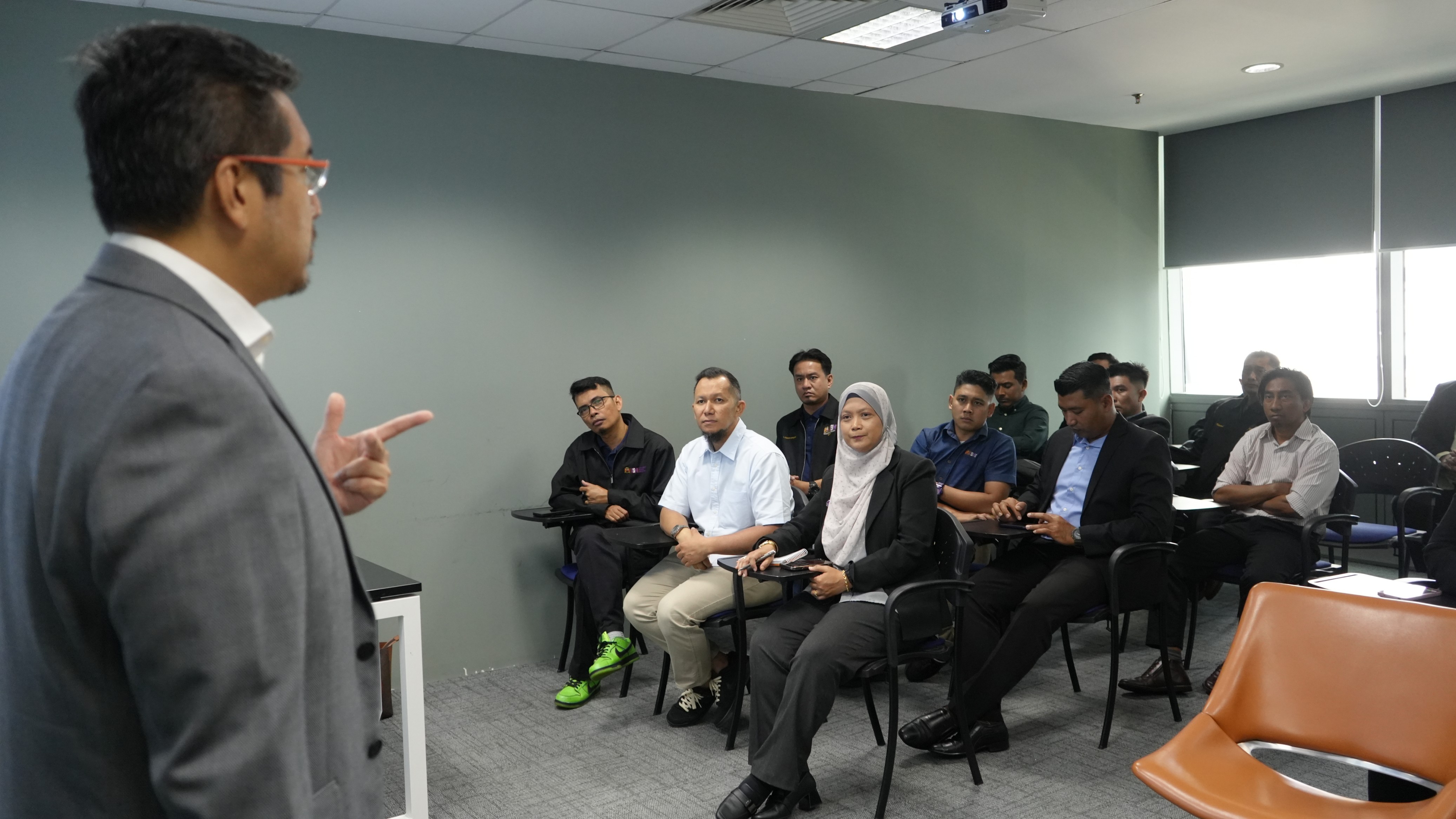 SESI LIBAT URUS BERSAMA PEJABAT KECERDASAN BUATAN KEBANGSAAN (NAIO) DAN ...